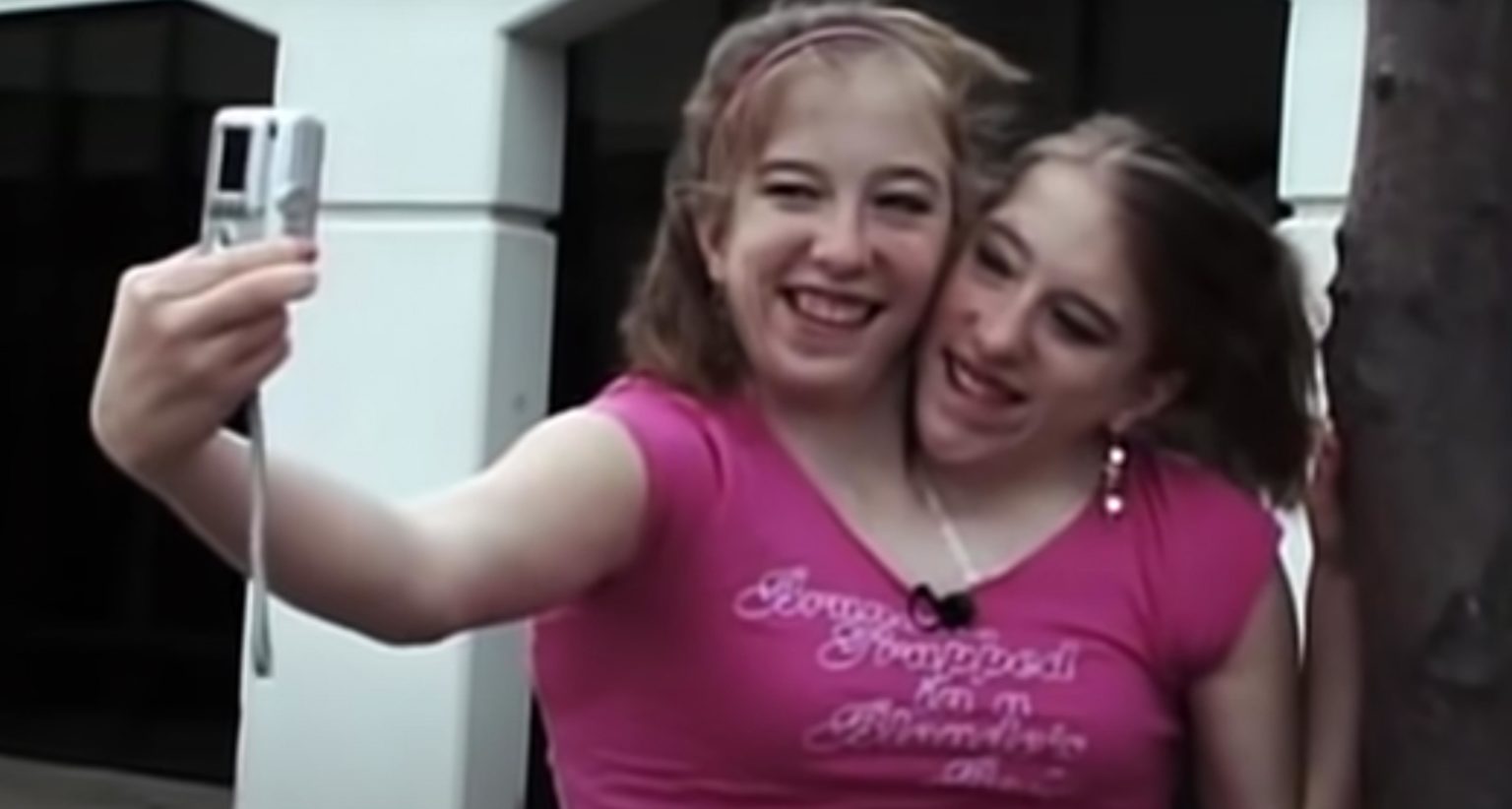 Abby and Brittany Hensel: Conjoined twins are now 4th-grade teachers