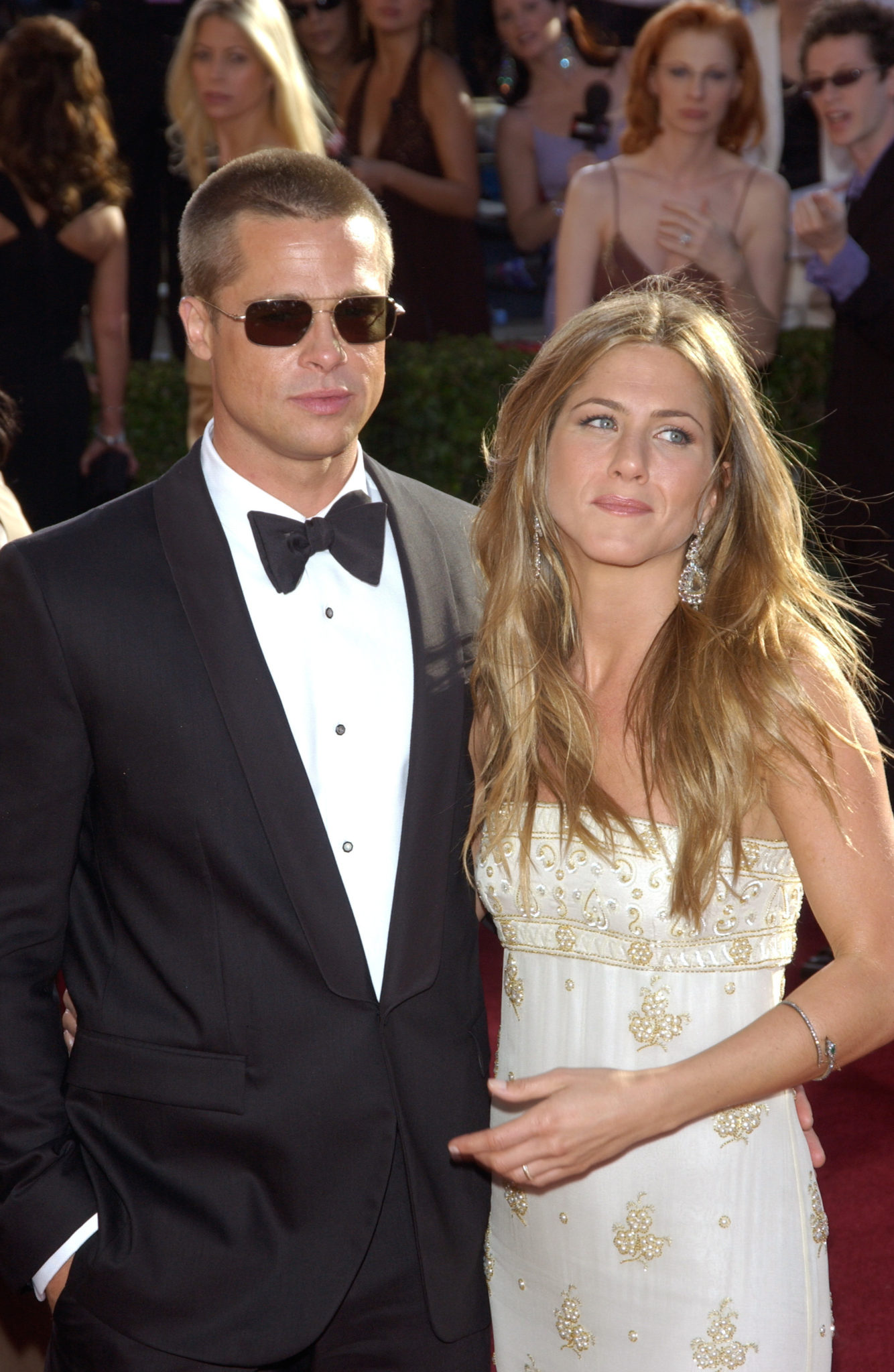 Brad Pitt’s new love flaunts taut abs, fans say she resembles ex-wives