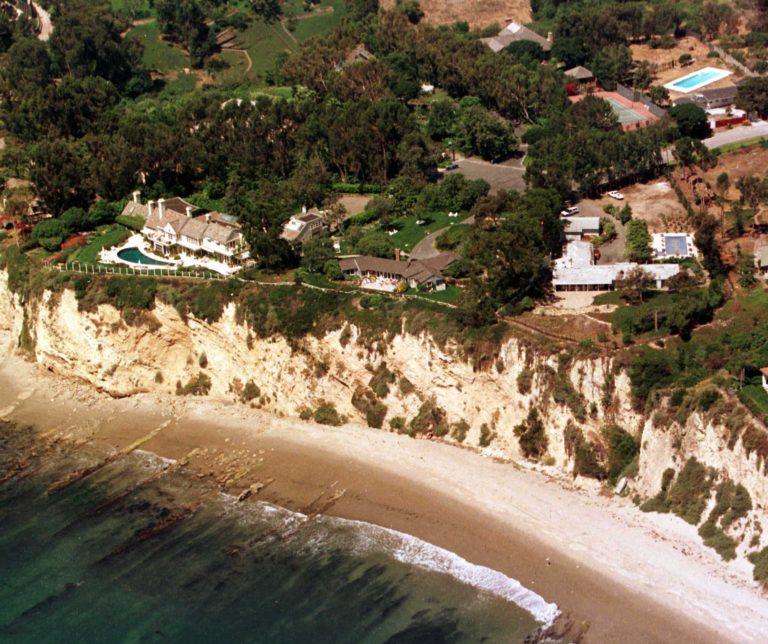 Inside Barbra Streisand's multi-million-dollar dream home: This is ...