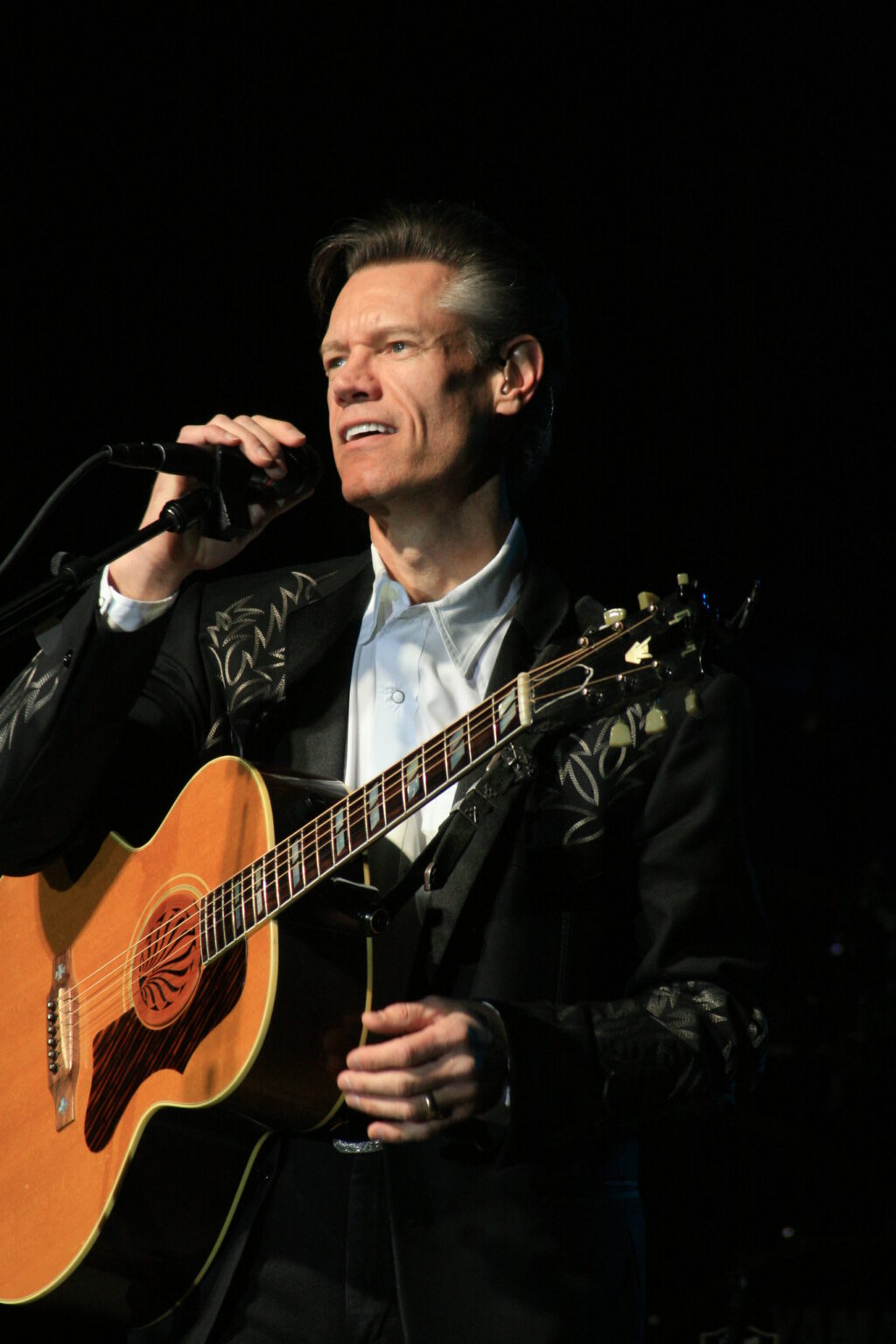 Randy Travis' stunning performance 3 years after his stroke