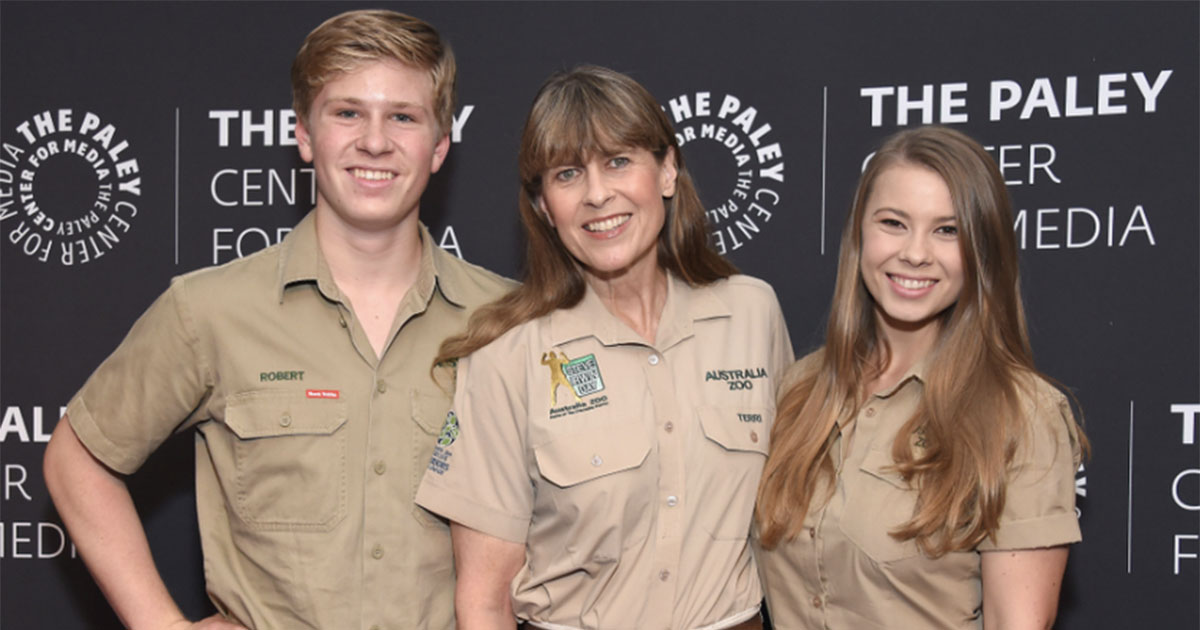 Robert gets bitten in the face similar to attack on dad Steve Irwin