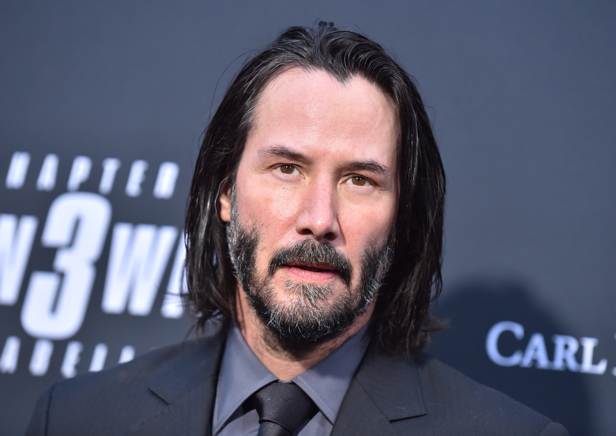 Keanu Reeves’ dramatic new look turns heads