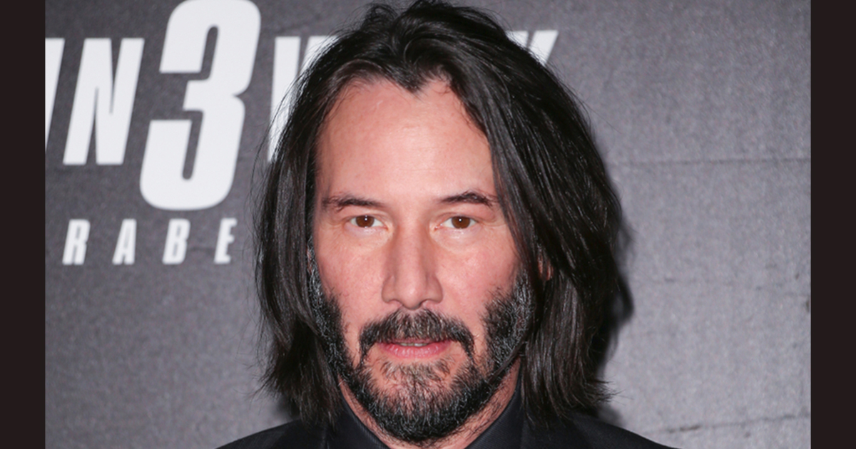 Keanu Reeves goes shirtless on family day on boat – fans notice his ...