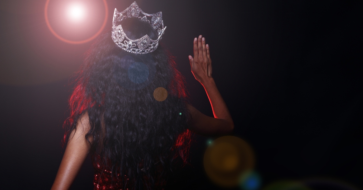 Dental nurse wins world's first makeup-free beauty pageant – "I am ...