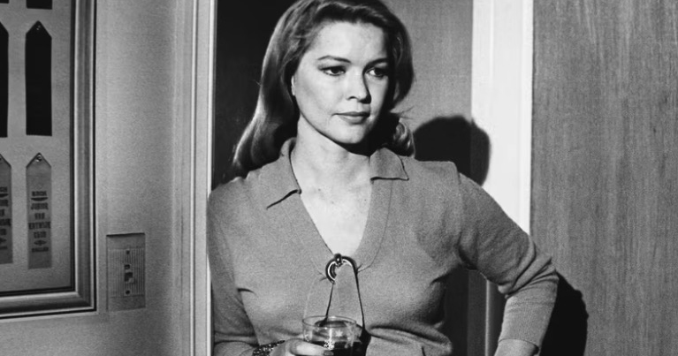 Ellen Burstyn's dark past: Her husband stalked her for years