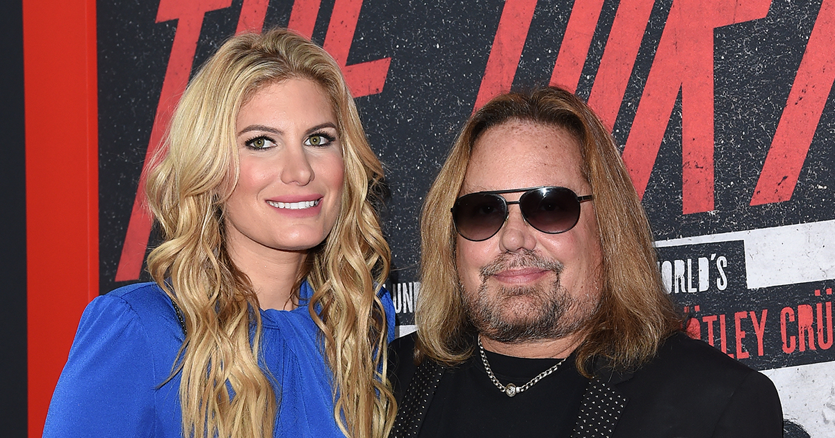 Vince Neil's girlfriend survives deadly plane crash