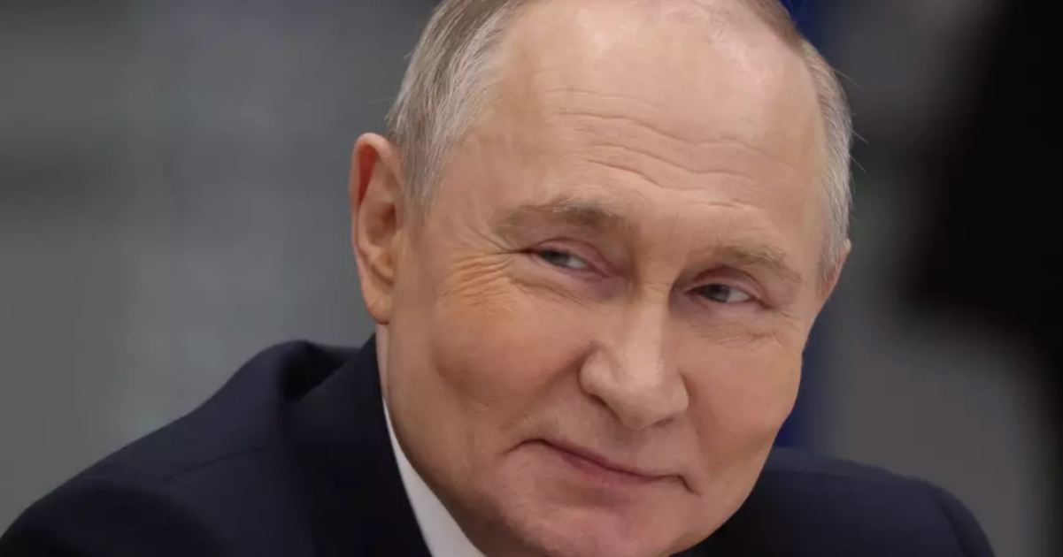 Why Putin walks with his hand by his side, and what it means