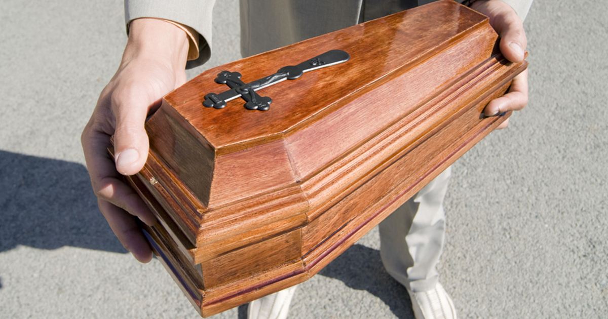 Funeral home owner accused of giving grieving pet owners 'fake ashes'