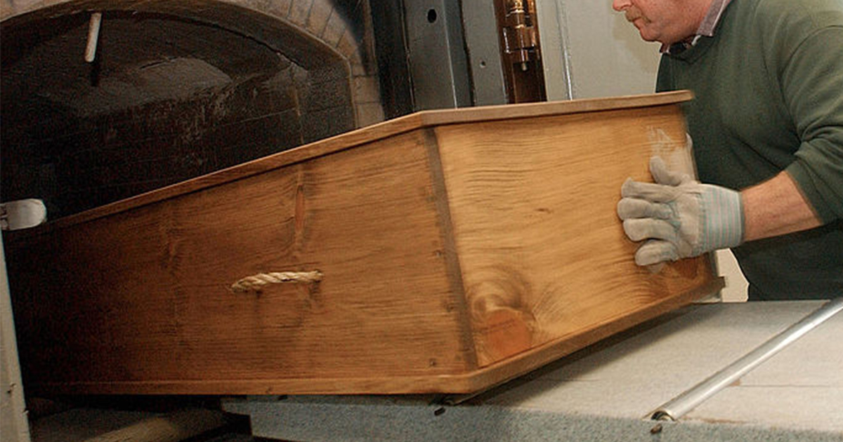 Employee reveals what happens to your body during cremation
