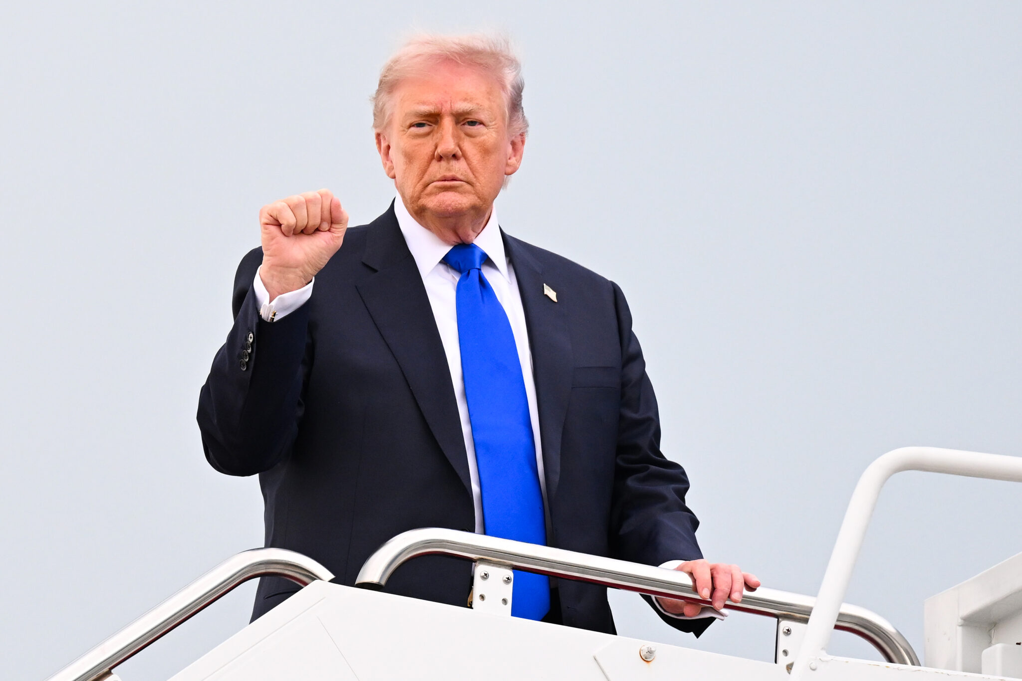 AI reveals possible timeline for $2,000 payments Trump promised to ...