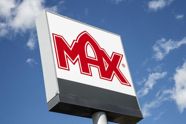 Max hamburgerkedja gör rensning: Varannan burgare ska vara grön
