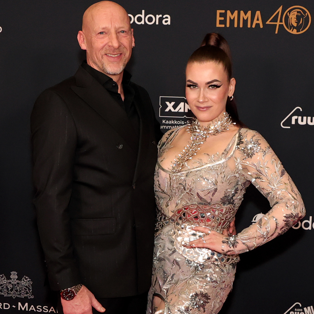 IS: Laulaja Bess, 30, lataa nyt suorat sanat ikäerostaan tanskalaisen ...