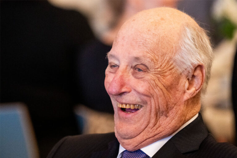 Rørende gesten til kong Harald skaper reaksjoner