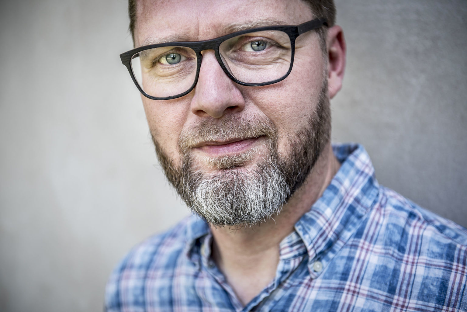 Efter hård skilsmisse: Nu tier Lasse Rimmer om sit kærlighedsliv