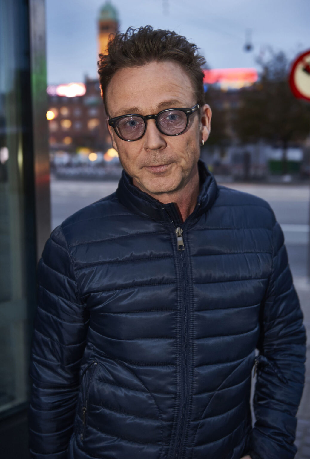 Thomas Helmig deler særligt portræt: Personlig hyldest til Hugo i stort ...