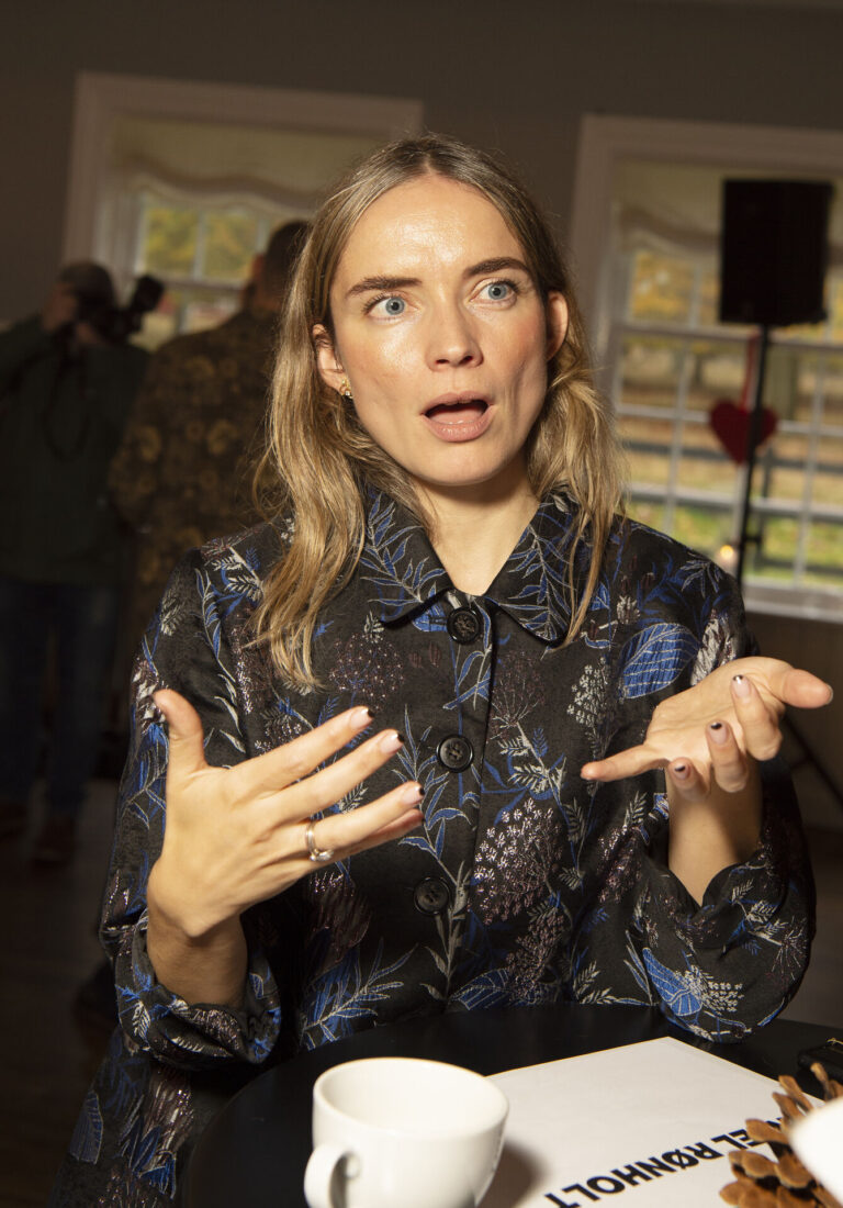 Neel Rønholt sender hård besked til danske forældre: Her er hendes ...