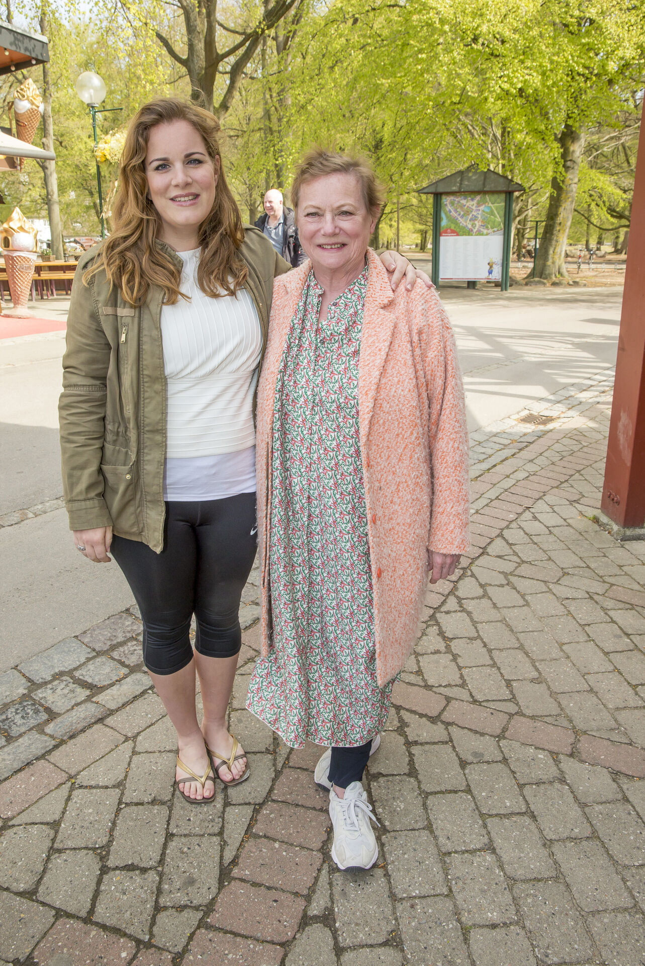 Lise Baastrup Hylder Forholdet Til Lisbet Dahl S dan Er Hun Som Farmor