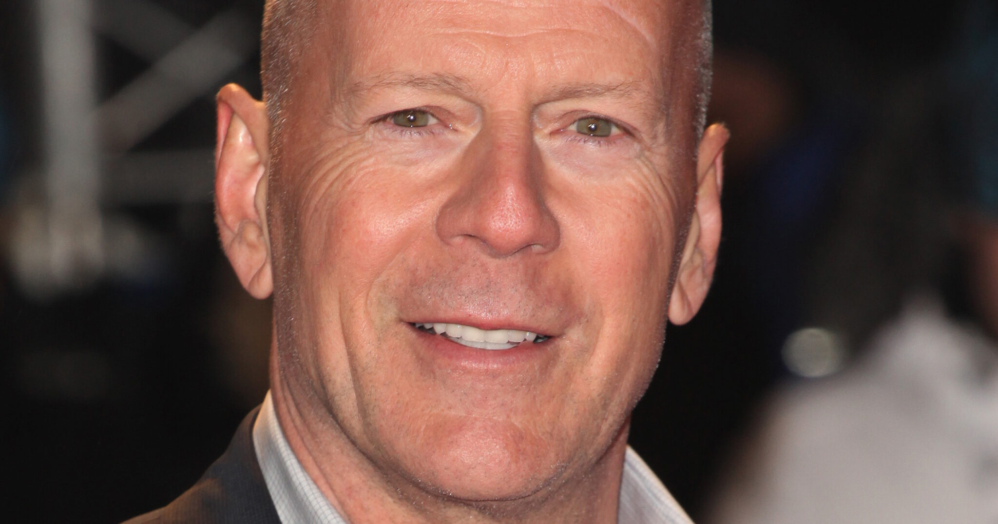 Familien deler private billeder af demensramte Bruce Willis