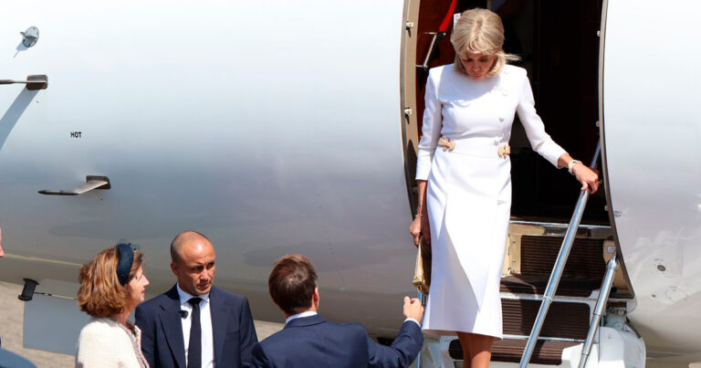 Brigitte Macron satte sin mand i forlegenhed igen