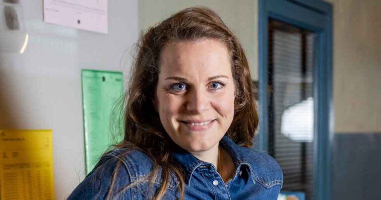 Hvide tænder: Her er det nemme husmortrick, som bleger tænderne på tre ...