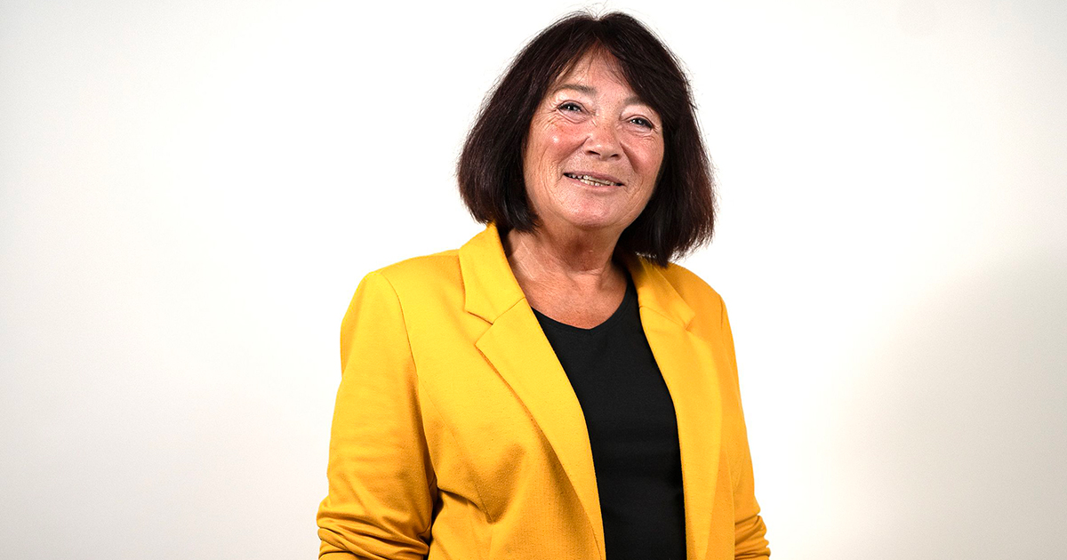 Jeanne rakte tunge af kameramand