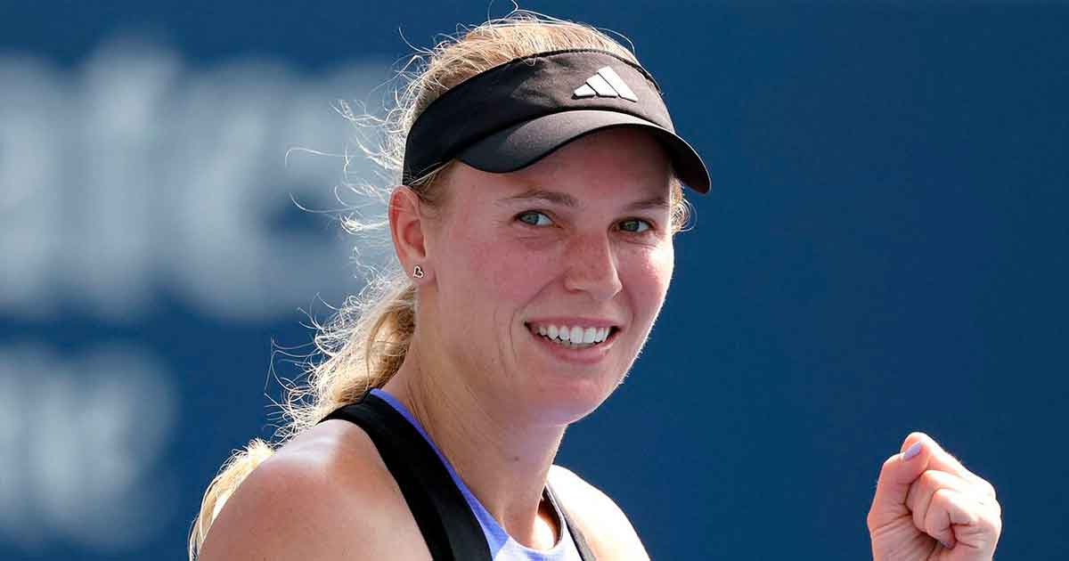 Caroline Wozniacki viser alle tre børn frem