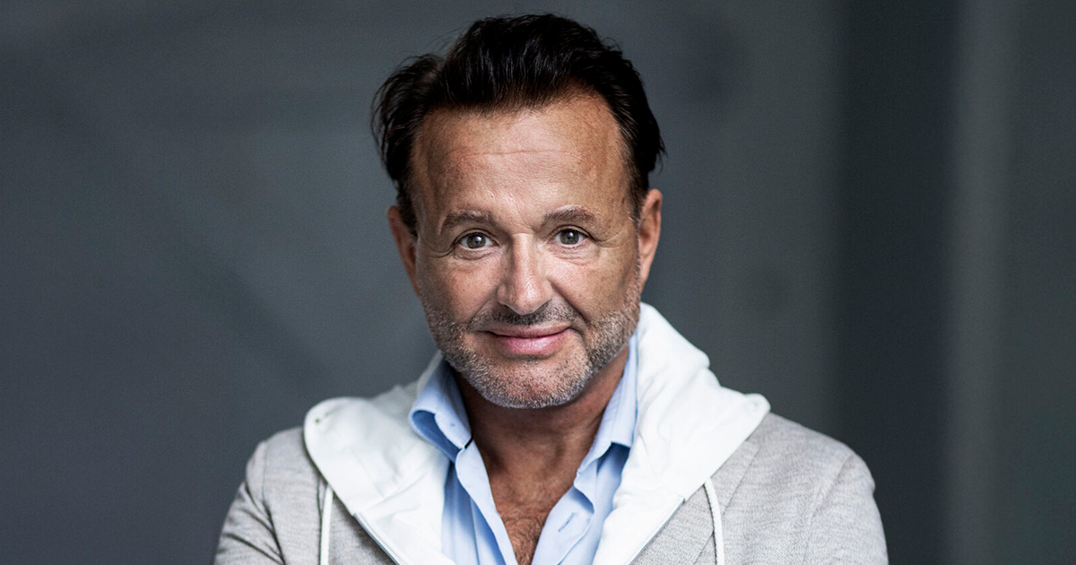 Dennis Knudsens datter har klippet sit eget hår