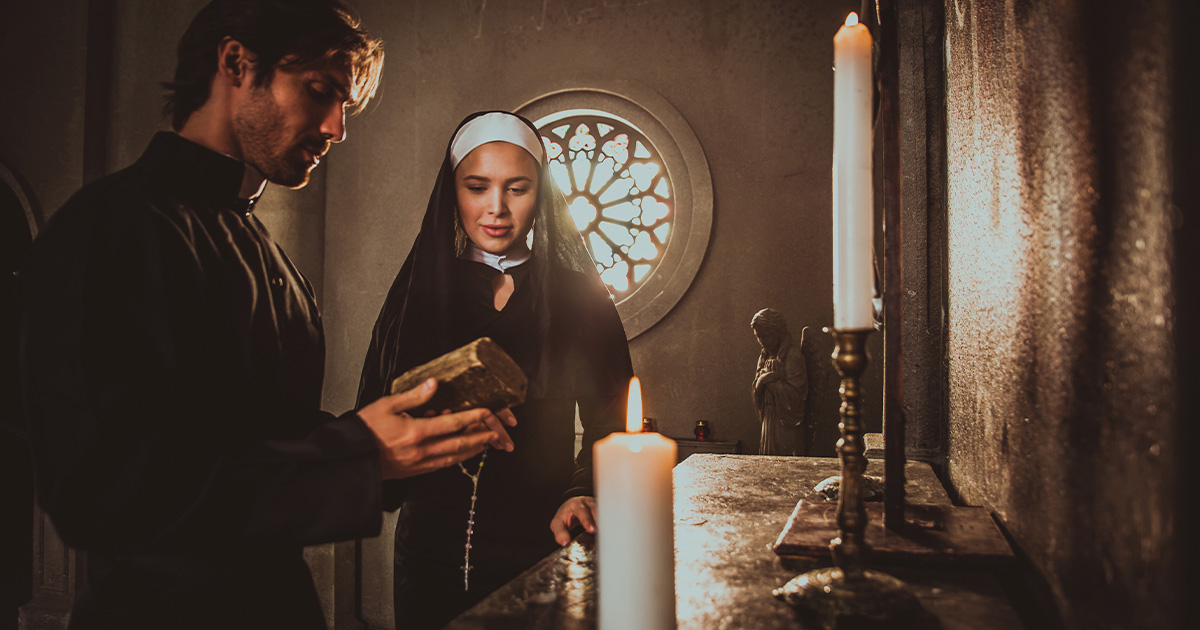 Priester en non geven religieuze pad op en worden stel - hun ...
