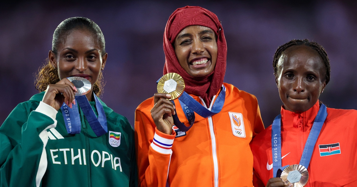 Hijab-dragende Sifan Hassan geprezen voor op plek zetten van 'xenofoob ...